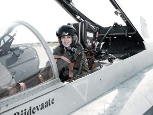 27 Pictures Of Women Fighter Pilots From Around The World