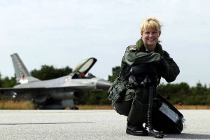 27 Pictures Of Women Fighter Pilots From Around The World