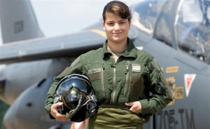 27 Pictures Of Women Fighter Pilots From Around The World