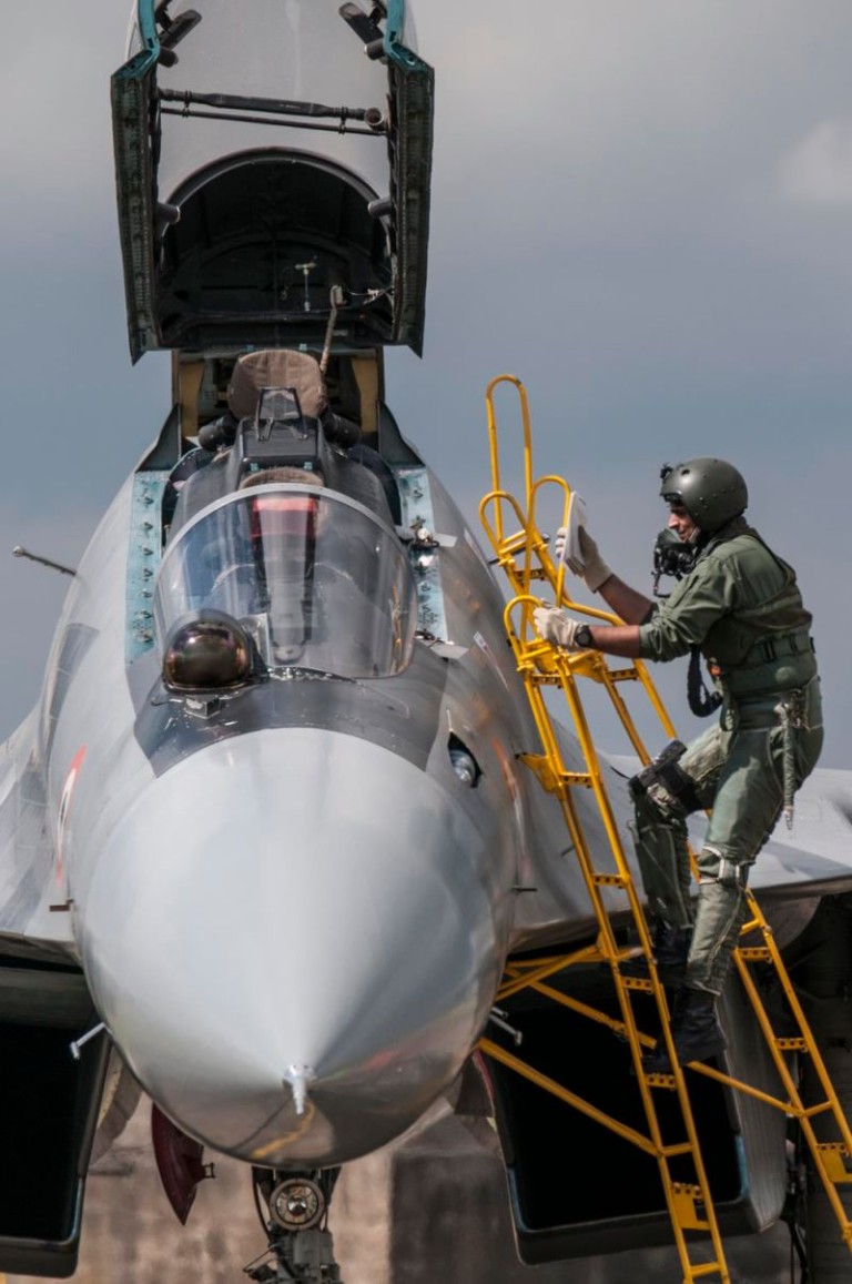 17 Awesome Pictures of Indian Airforce Fighter Pilots Will Give You ...