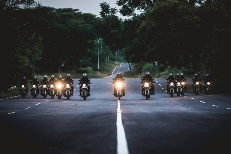 10 Awesome Pictures Of NSG Commandos With Royal Enfield