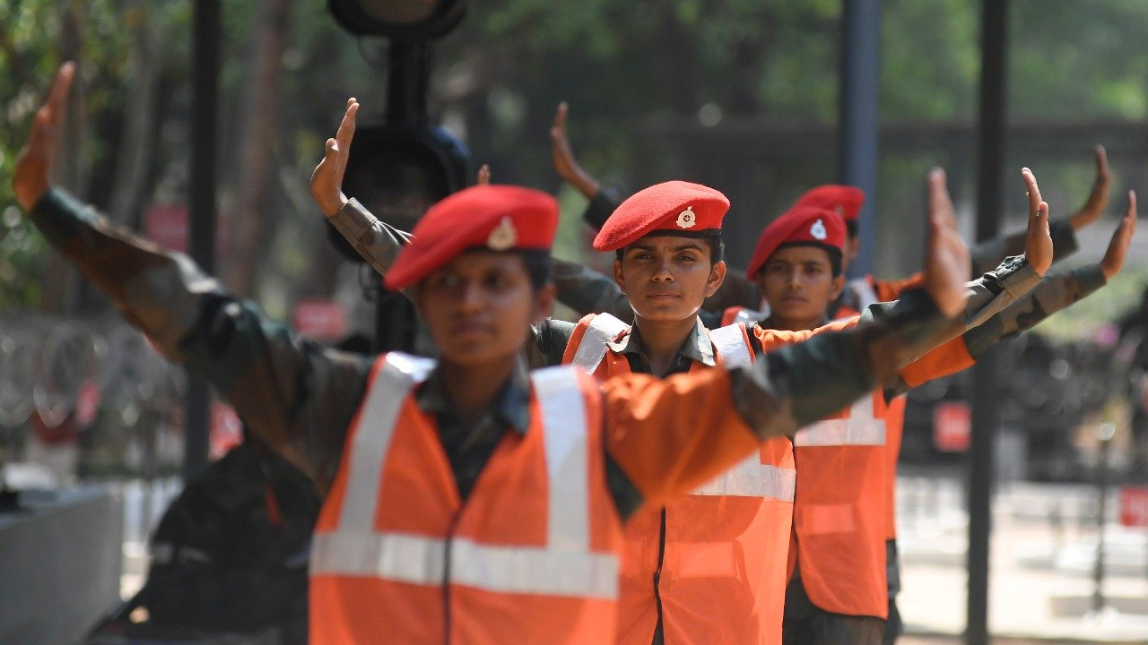 20 Inspirational Pictures Of Women Military Police