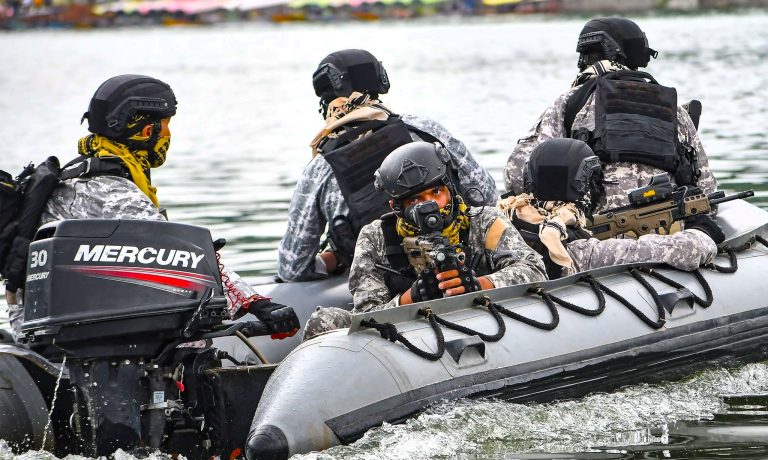 8 Badass Pictures of MARCOS in Action