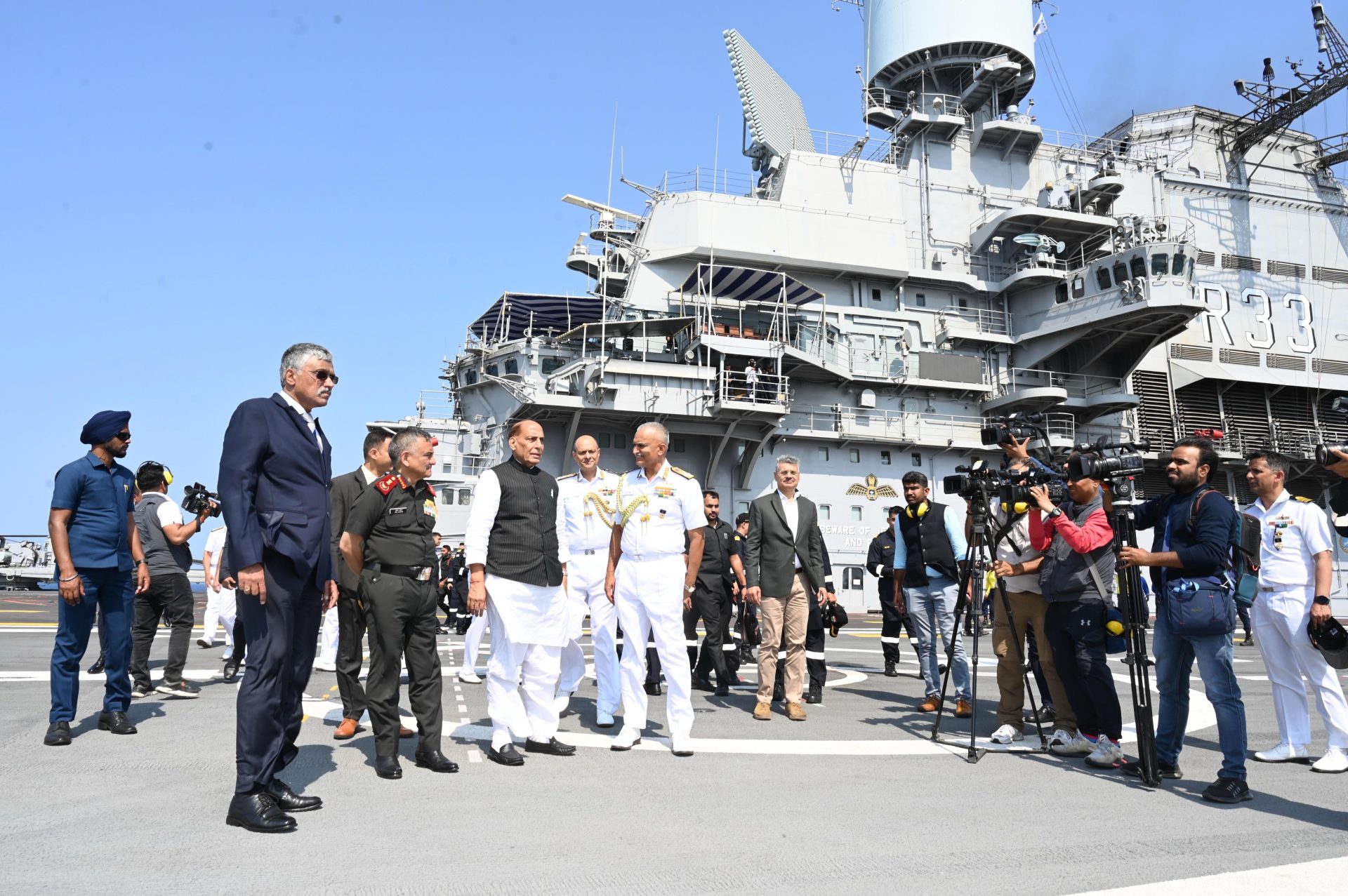 Indian Navy's First Commanders' Conference Aboard INS Vikramaditya ...