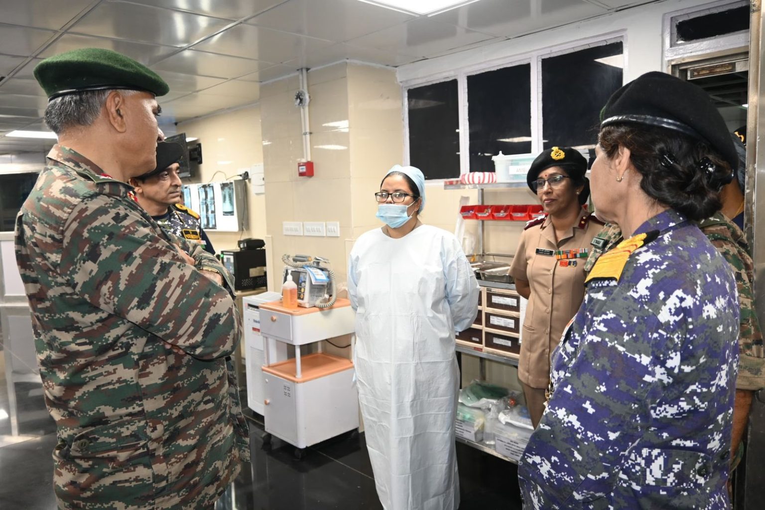 Lt Gen Daljit Singh Reviews Medical Facilities at INHS Asvini, Mumbai
