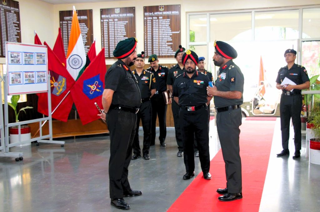 Lt Gen Manjinder Singh Visits Military College of Electronics and ...