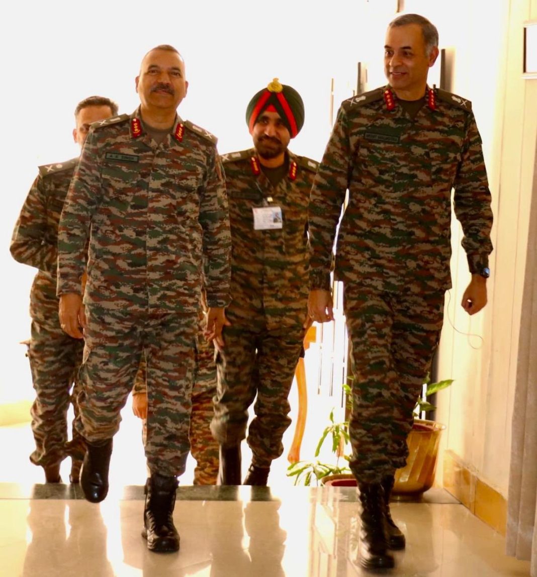 Army Commander Lt Gen AK Singh Conducts Operational Review at Desert Corps