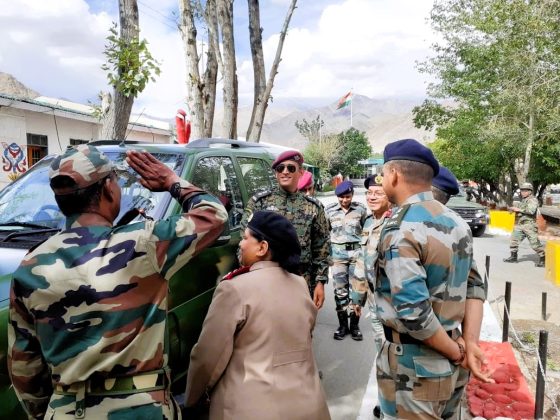 10 Pictures of Lt Col MS Dhoni on Army Duty
