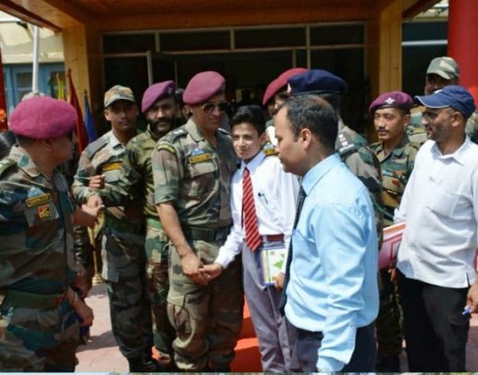 10 Pictures of Lt Col MS Dhoni on Army Duty