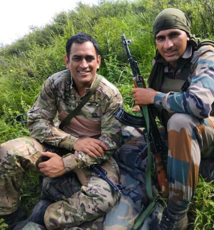10 Pictures of Lt Col MS Dhoni on Army Duty