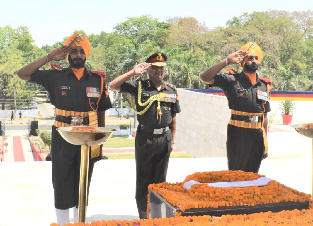 COAS General Manoj Pande Visits SIKH LI Regimental Centre, Honoring ...