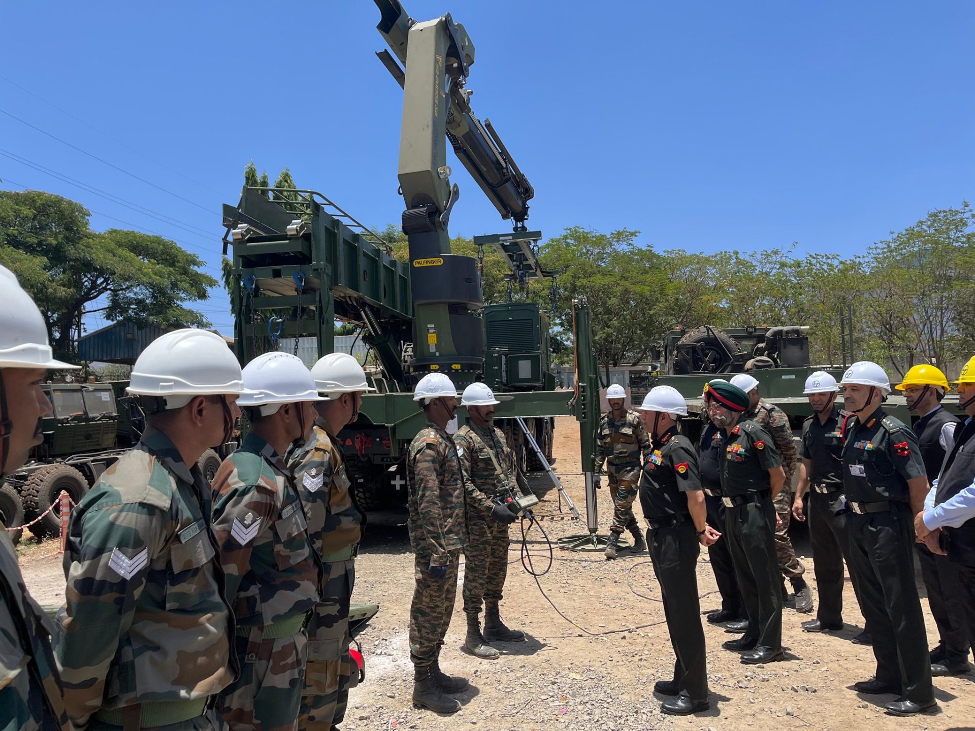 Lt Gen Upendra Dwivedi VCOAS Embarks on Pune Visit to Foster Defence Industry Collaboration