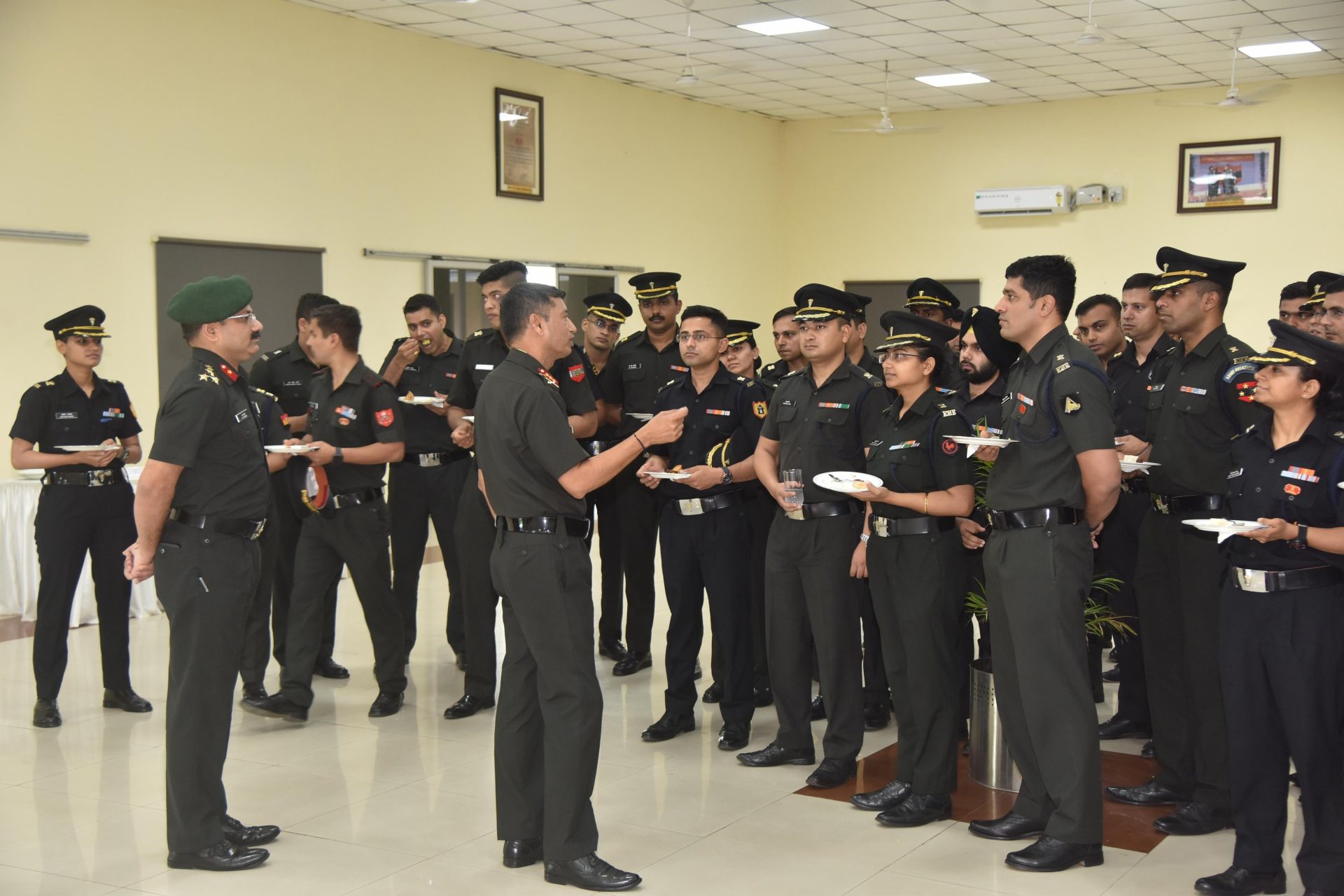 Lt Gen Neeraj Varshney Honors Top Officers at Workshop Company ...