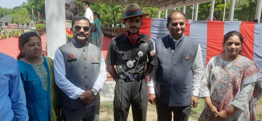 Lt Aniket Kumbhar Paid Tribute To His Late NDA Batchmate Squadron Cadet ...