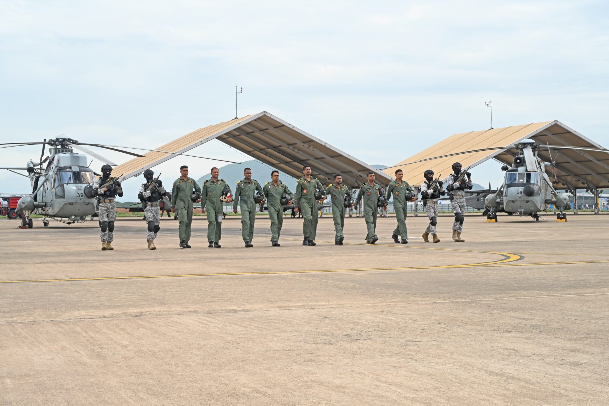 Indian Navy Honors the UH-3H Helicopter with a Farewell Ceremony in ...
