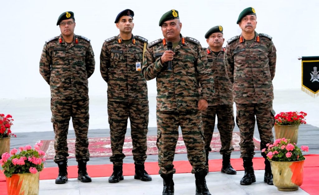 General Manoj Pande Visits Garhwal Rifles Regimental Centre, Lauds ...