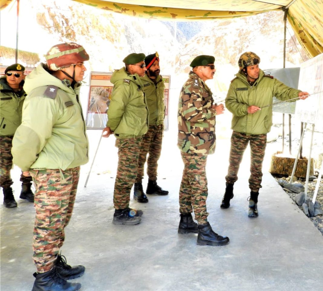 Lt Gen Hitesh Bhalla Visits Trishul Division, Commends Troops in Ladakh