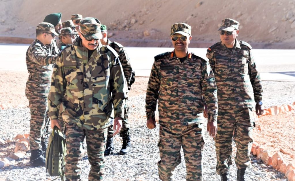 Lt Gen Hitesh Bhalla Visits Troops on Northern Borders