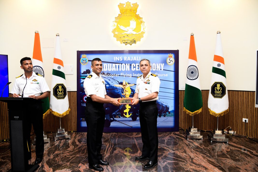 Naval Helicopter Flying Instructor Course Graduates Receive Prestigious ...