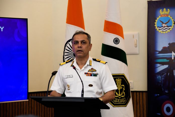 Naval Helicopter Flying Instructor Course Graduates Receive Prestigious ...