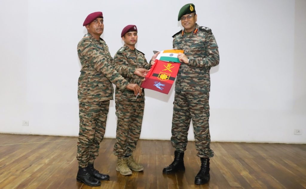 Lt Gen Anindya Sengupta Flags in Successful Mountaineering Team of ...