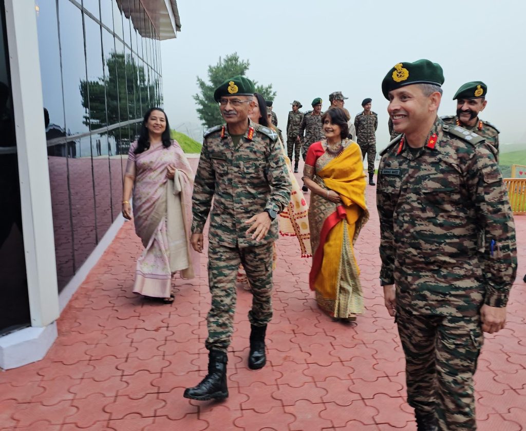 Lt Gen MV Suchindra Kumar inaugurates “Gul-A-Seum” Army Museum at Gulmarg