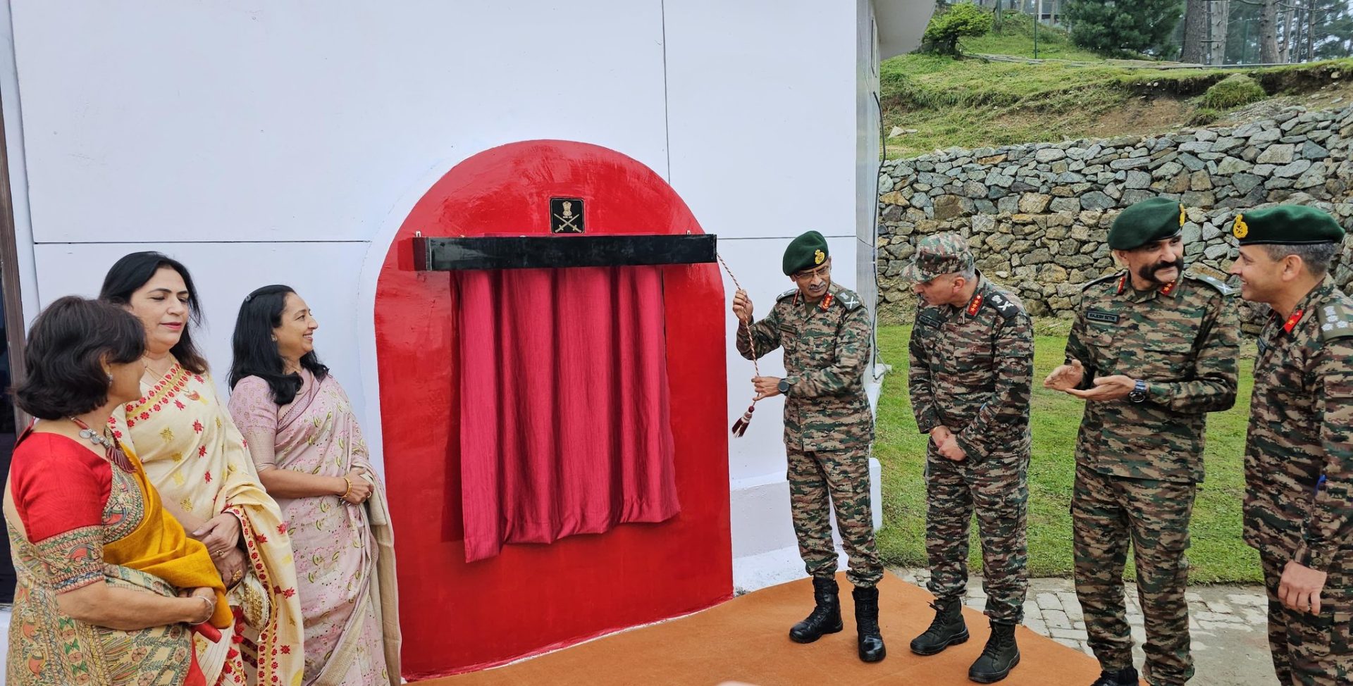 Lt Gen MV Suchindra Kumar inaugurates “Gul-A-Seum” Army Museum at Gulmarg