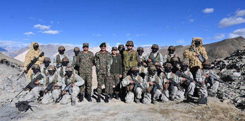 Lt Gen Hitesh Bhalla Reviews Operational Preparedness at Parashu Brigade