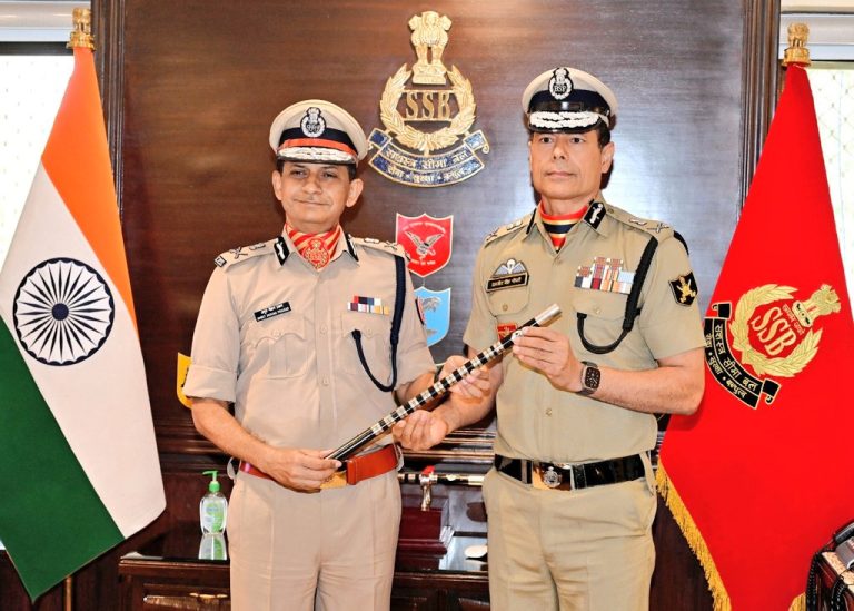 IPS Officer Amrit Mohan Prasad Appointed as Director General of ...