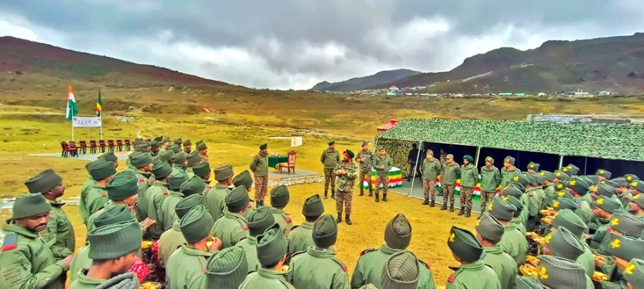 Lt Gen Manjinder Singh Visits 18 MADRAS (Mysore)
