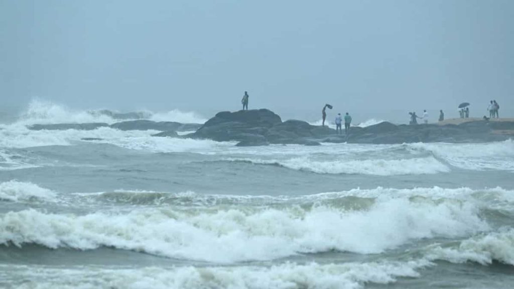 Cyclone Fengal Approaches Tamil Nadu, Heavy Rainfall and Disaster ...