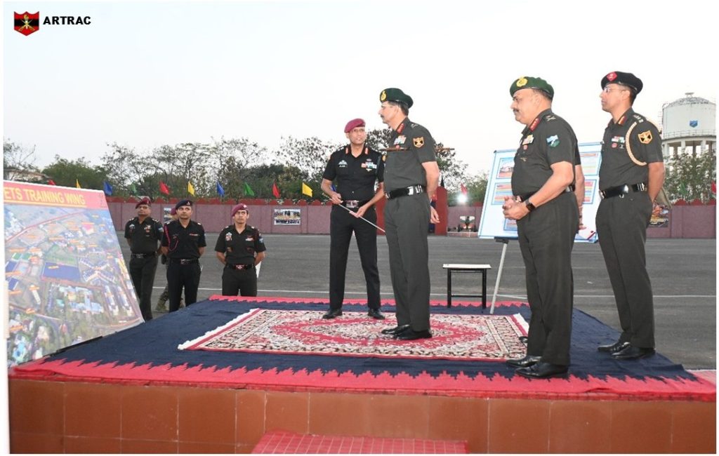 Lieutenant General Devendra Sharma Visits MCTE Mhow