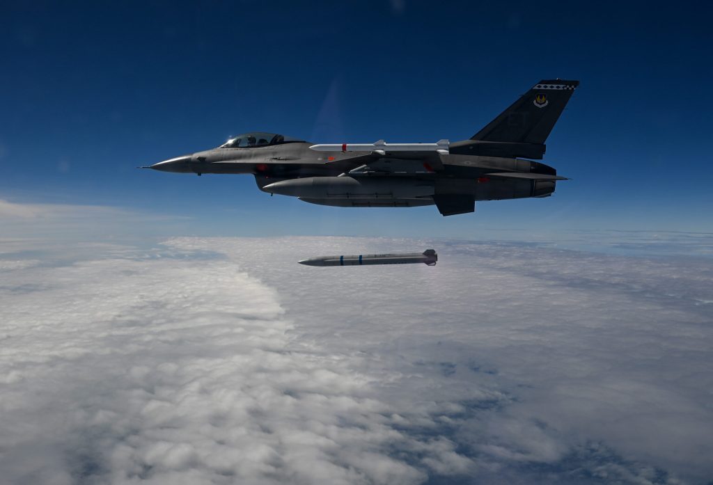 US Air Force Successfully Tests Stand-in Attack Weapon from F-16 ...