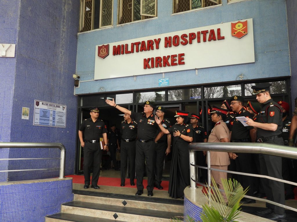 Lt Gen Dhiraj Seth Visits Military Hospital Khadki