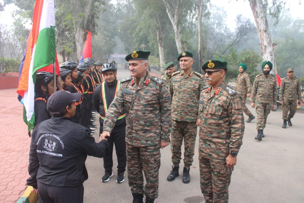 Major General Anupinder Bevli Commends 2 J&K Girls Bn NCC for ...