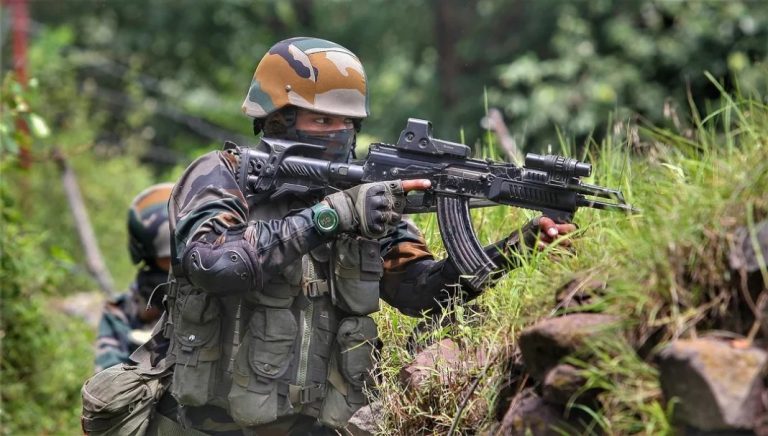 Indian Army to Receive 70,000 AK-203 Assault Rifles in 2025 Under Indo ...