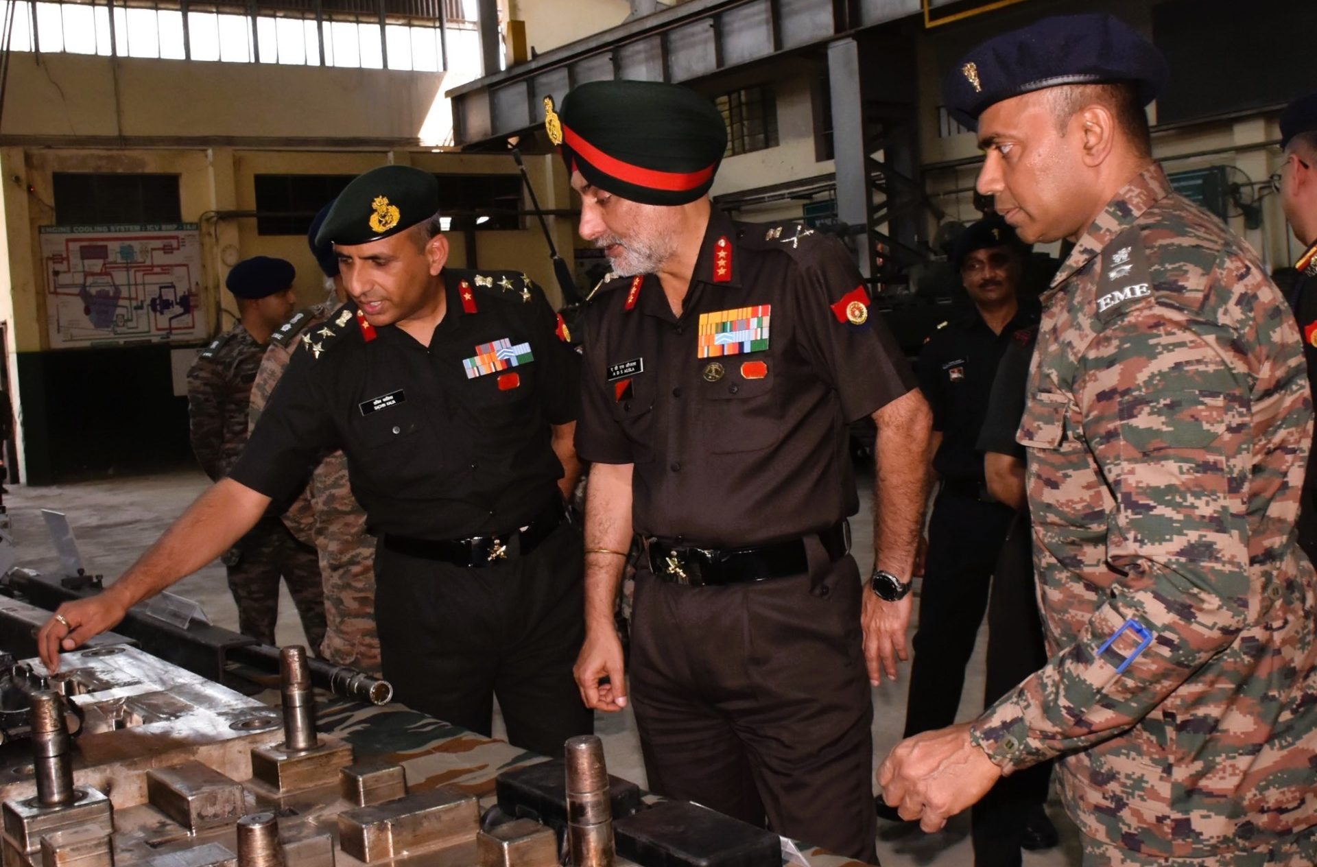 Lt Gen ADS Aujla Visits 512 Army Base Workshop in Pune
