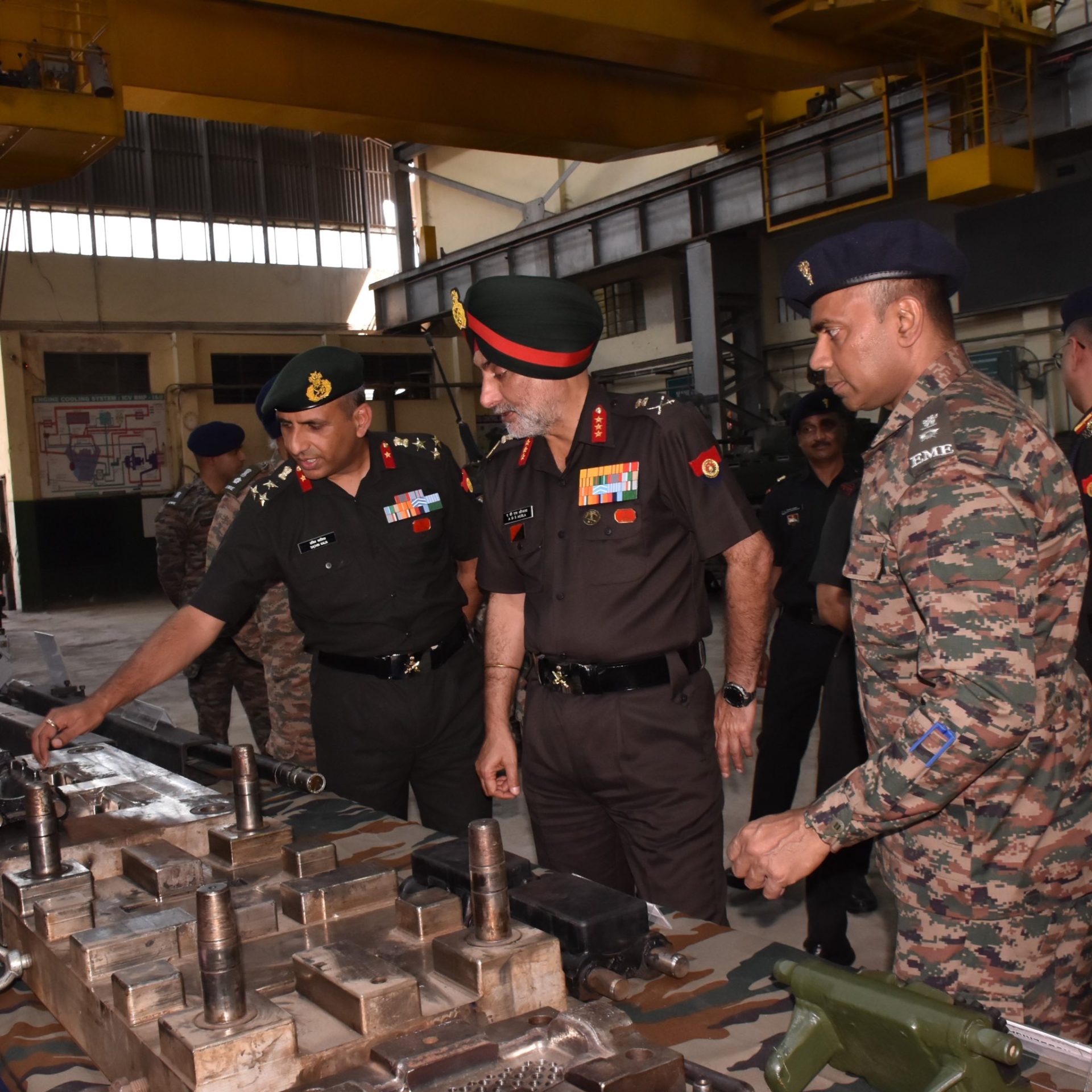Lt Gen ADS Aujla Visits 512 Army Base Workshop in Pune