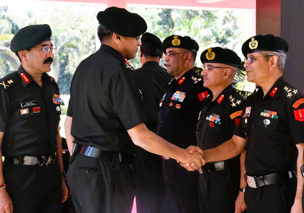 Lt Gen Anindya Sengupta Visits Infantry School Mhow