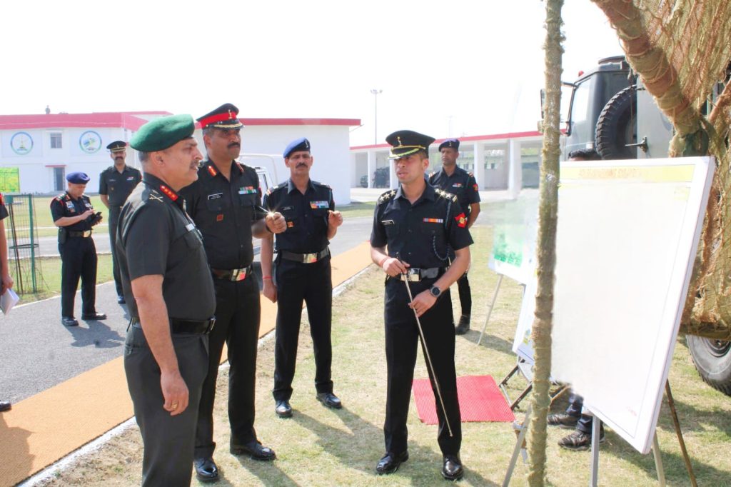 Lt Gen Mukesh Chadha Reviews 8 Electronic Warfare Battalion
