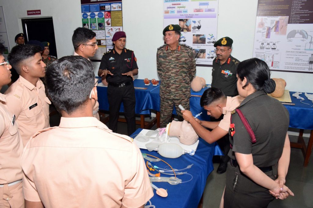 Lt Gen Dhiraj Seth Visits Armed Forces Medical College Pune