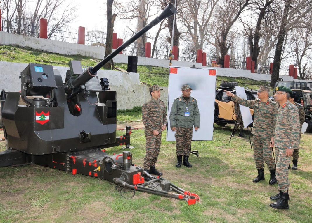 Lt Gen MV Suchindra Kumar Reviews Operational Preparedness and Equipment Integration in Srinagar