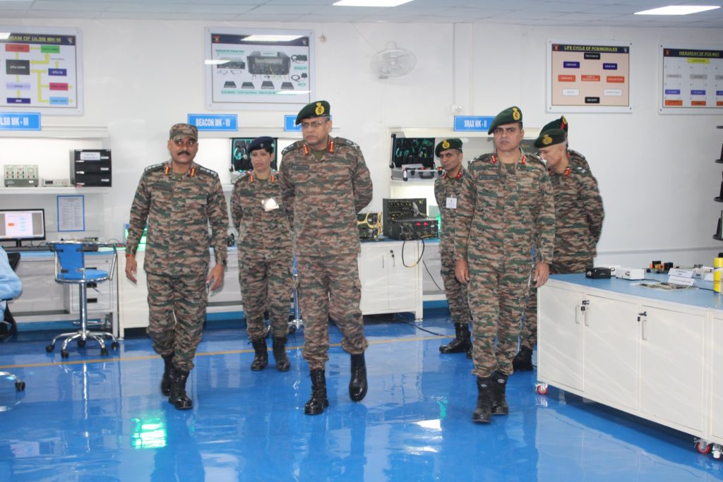 Lt Gen MV Suchindra Kumar Reviews Operational Preparedness and Equipment Integration in Srinagar
