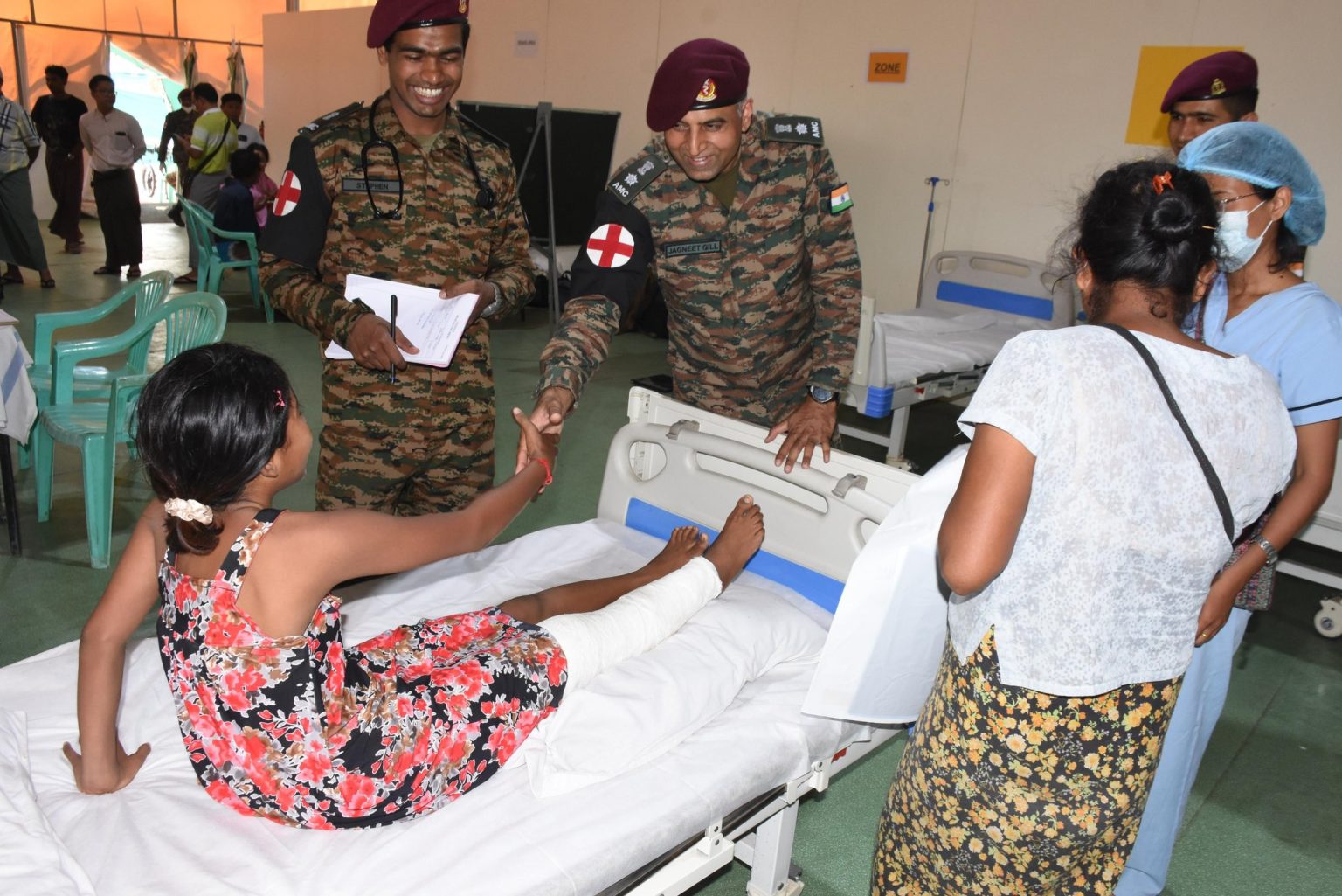 10 Pictures of Indian Army Soldiers in Myanmar Earthquake Rescue Will ...