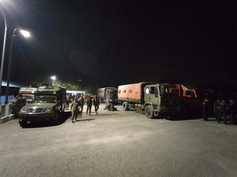 10 Pictures of Indian Army Soldiers in Myanmar Earthquake Rescue Will ...