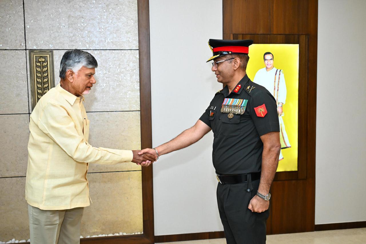CM Chandrababu Naidu and Maj Gen Ajay Misra Discuss War Memorial and ...