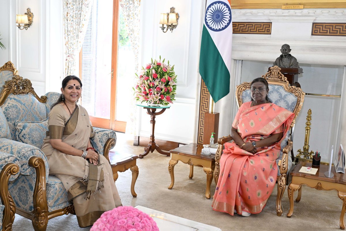 Hon’ble President of India Interacts with AWWA President and Regional ...