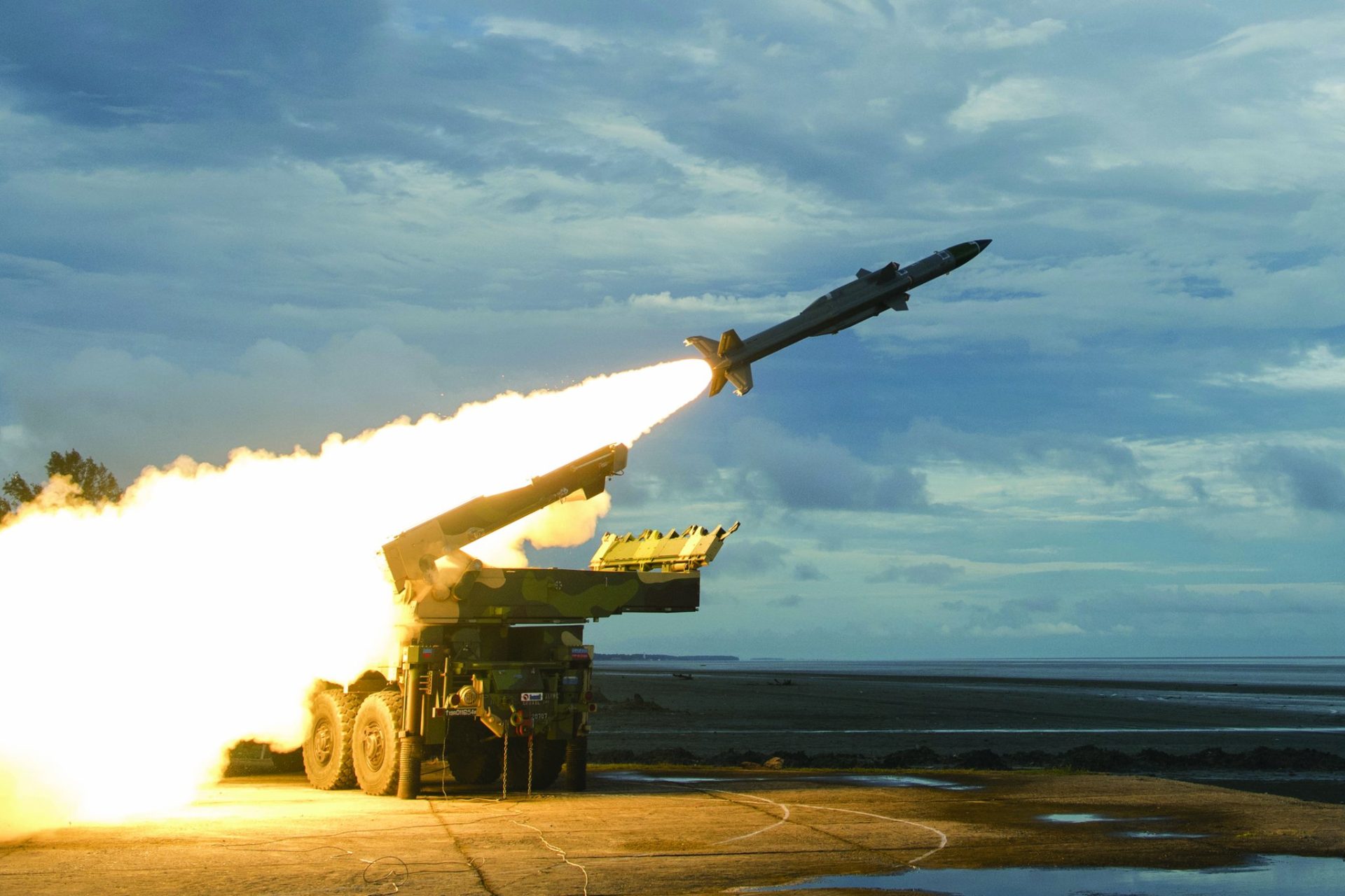 Akash Air Defence System Effectively Used In Foiling Pakistani Attacks ...