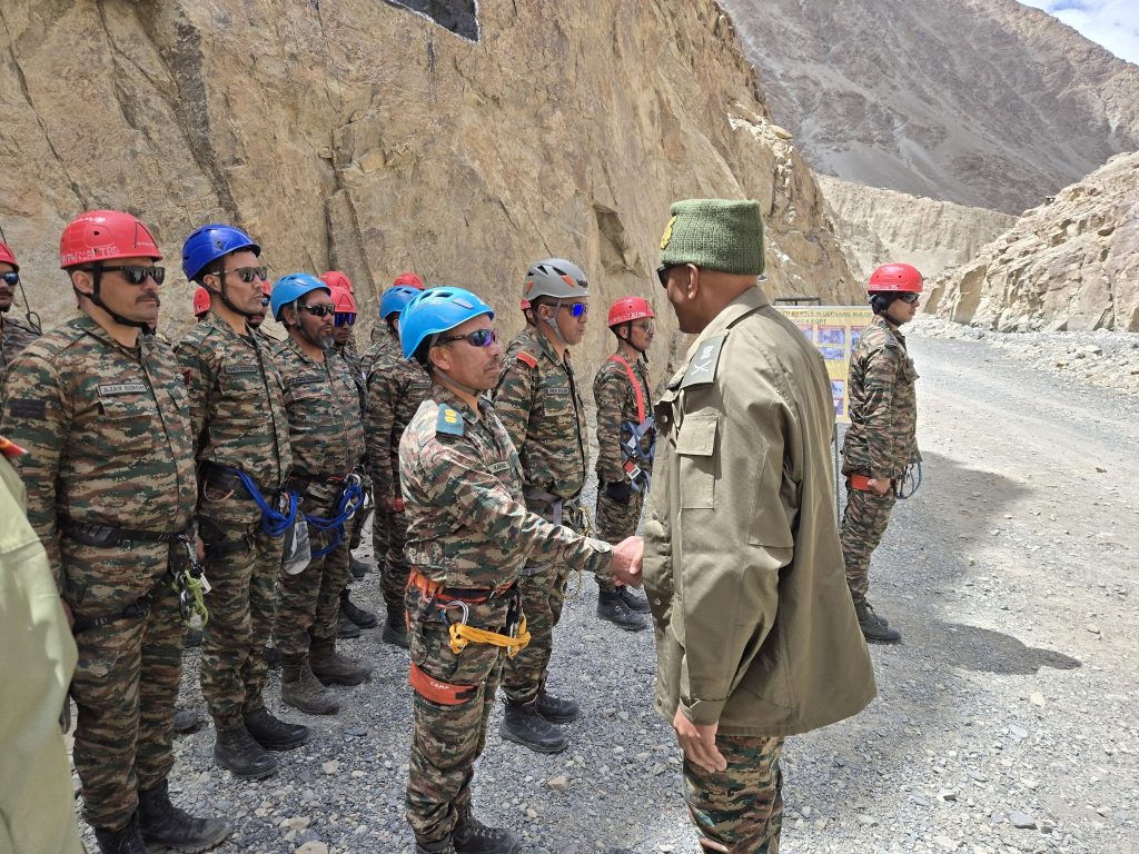 Lt Gen Pratik Sharma Reviews Fire and Fury Corps in Ladakh Amid ...