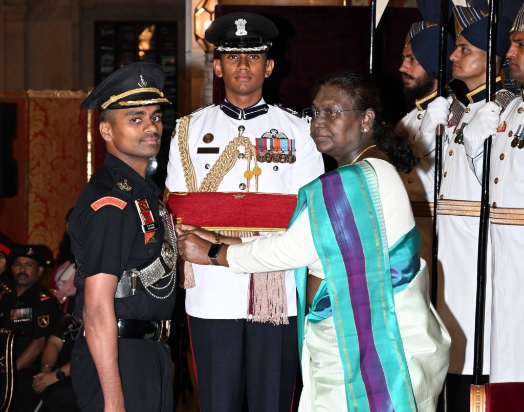 Major Malla Rama Gopal Naidu Awarded Kirti Chakra for Bravery in ...